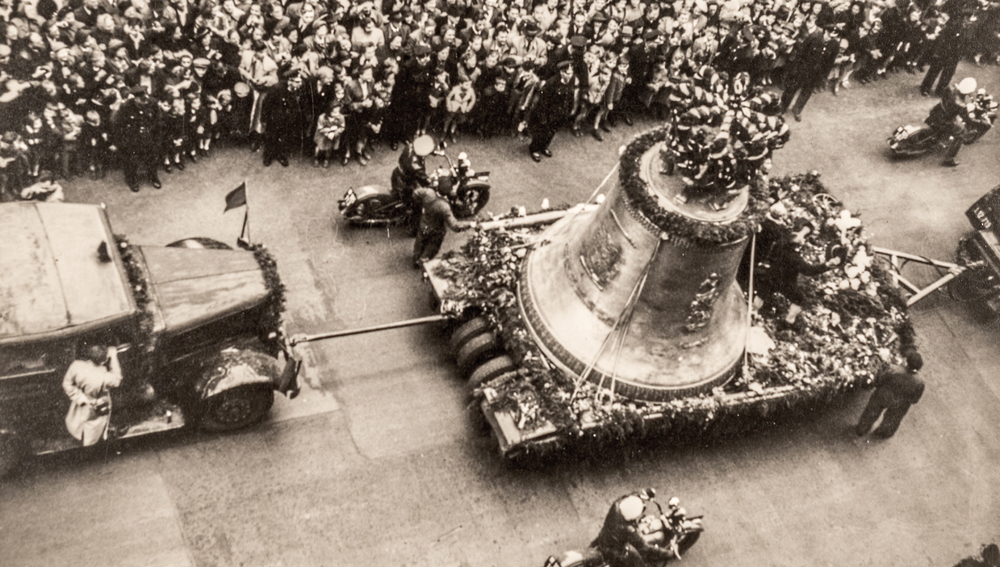 Wien: Triumphaler Empfang für die neue Pummerin vor 70 Jahren